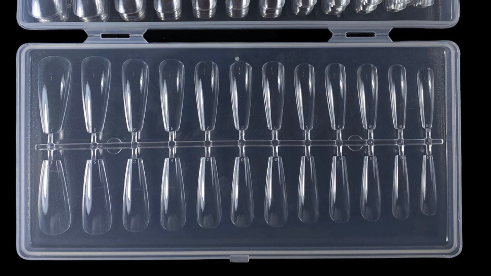 Construcția unghiilor pe șabloane VS tipsuri